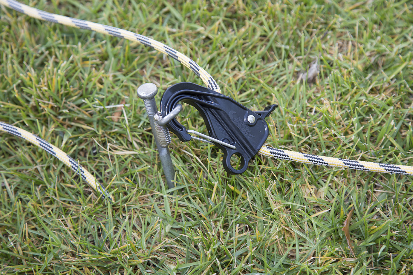 Danik Hook Universal Mini Hooks – 5/32″-3/8″ - DeVere Corporation